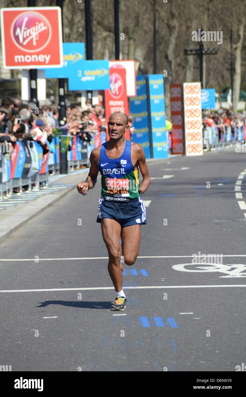 London Marathon 2013: Men's Elite Race Stock Photo - Alamy