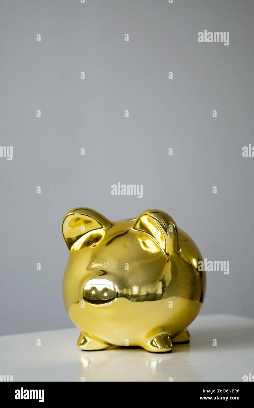 Berlin, Germany, golden piggy bank Stock Photo - Alamy