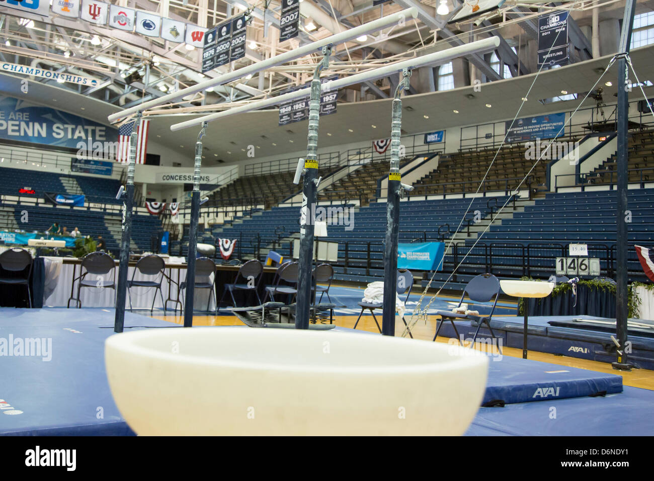 Stand in parallel hi-res stock photography and images - Alamy