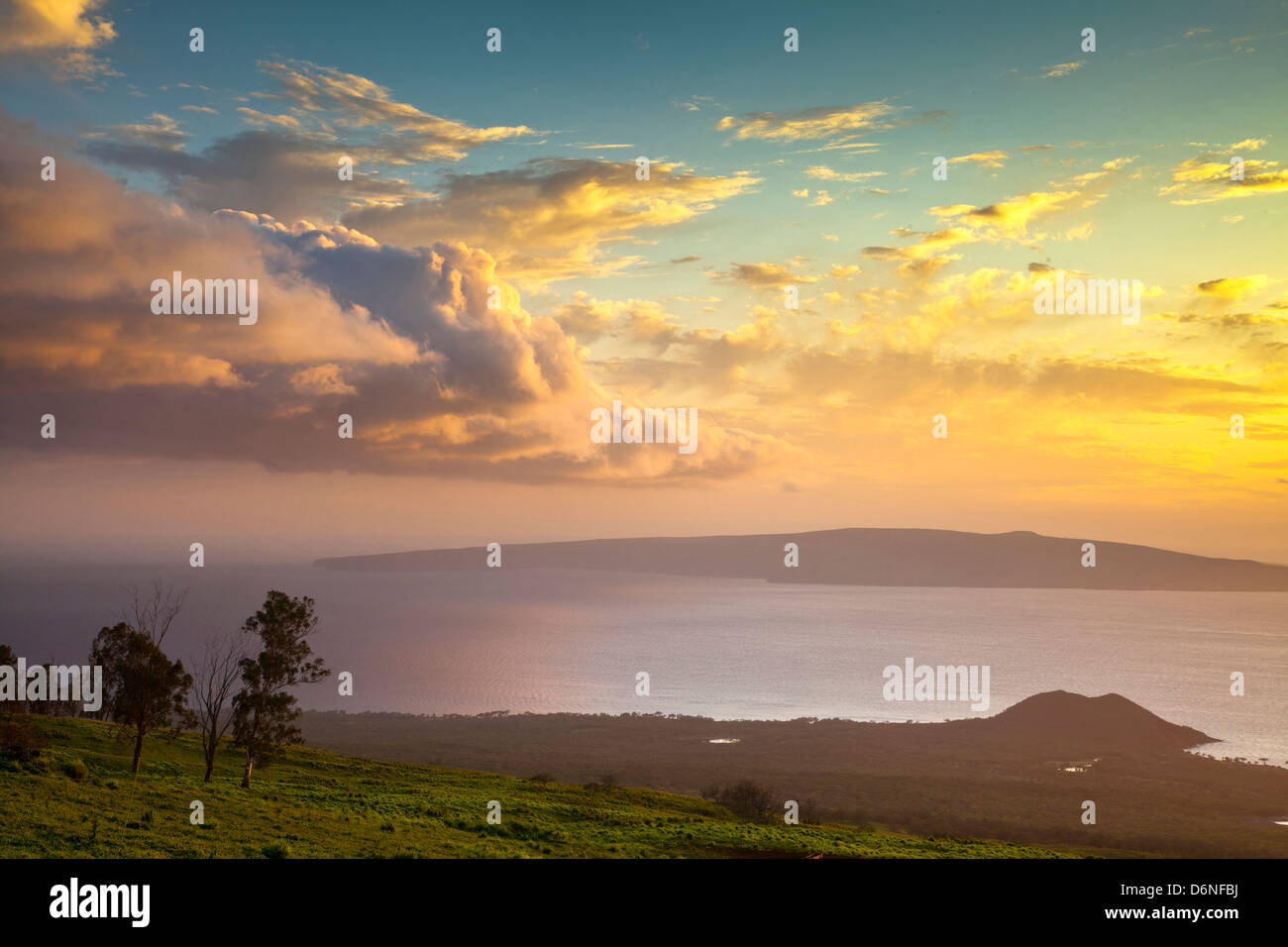 sunset viewed from the Kula Highway overlooking Kaho'Olawe island and ...