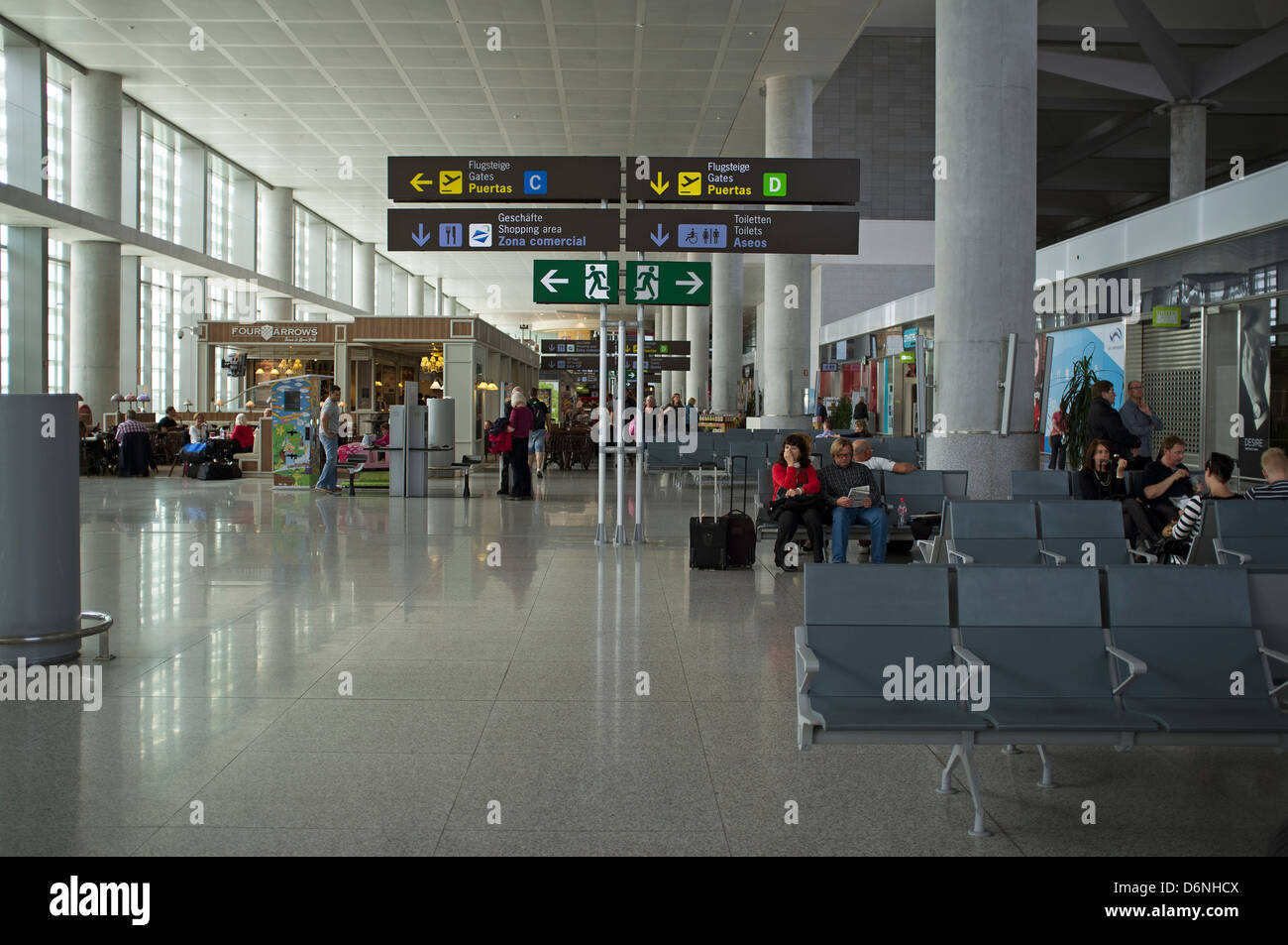 Airside hi-res stock photography and images - Alamy