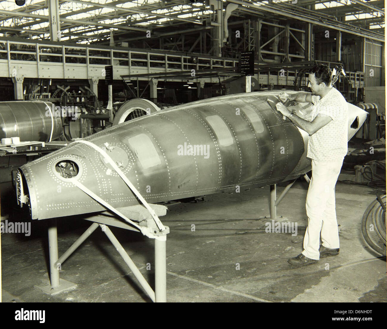 A photo showing the 990 engine being assembled and tested at the ...