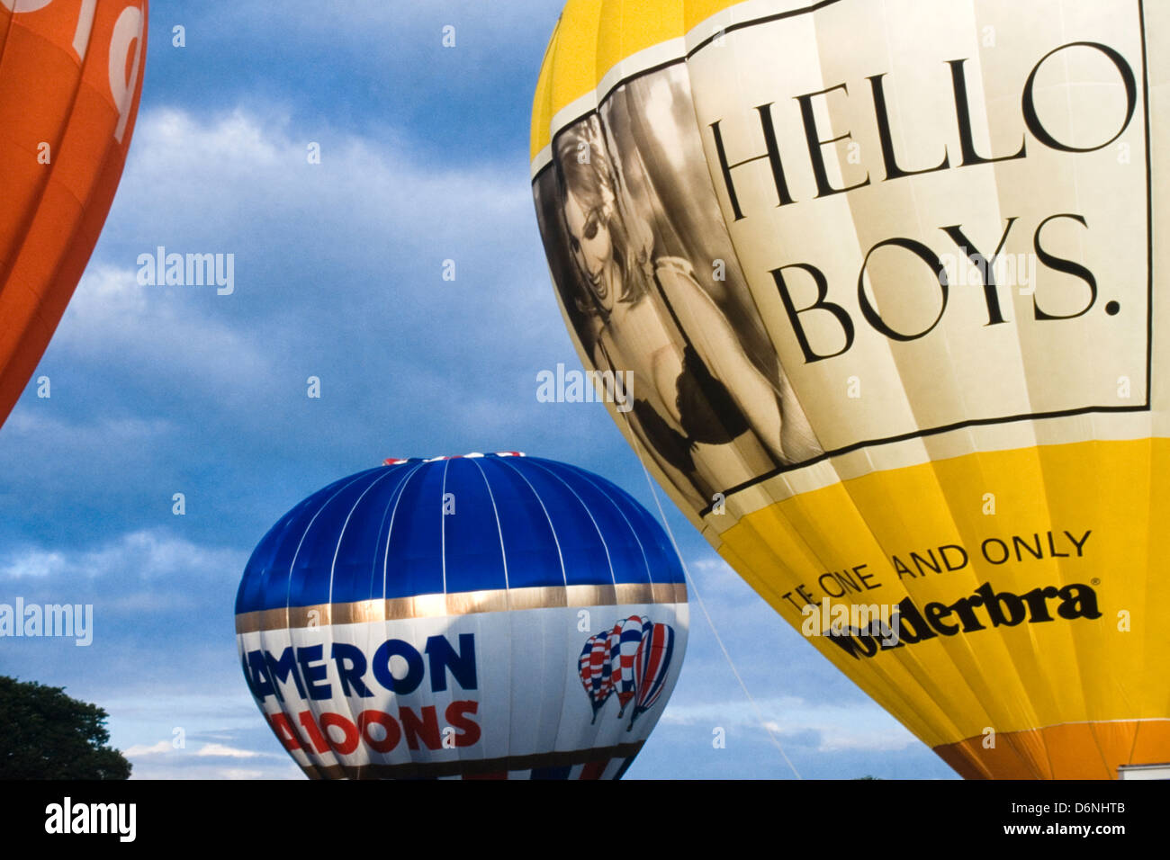hot air balloons prepare to depart from the southampton balloon ...