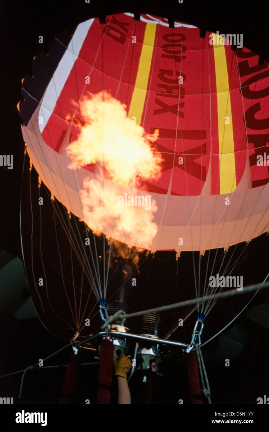 Hot air balloons southampton balloon hi-res stock photography and ...