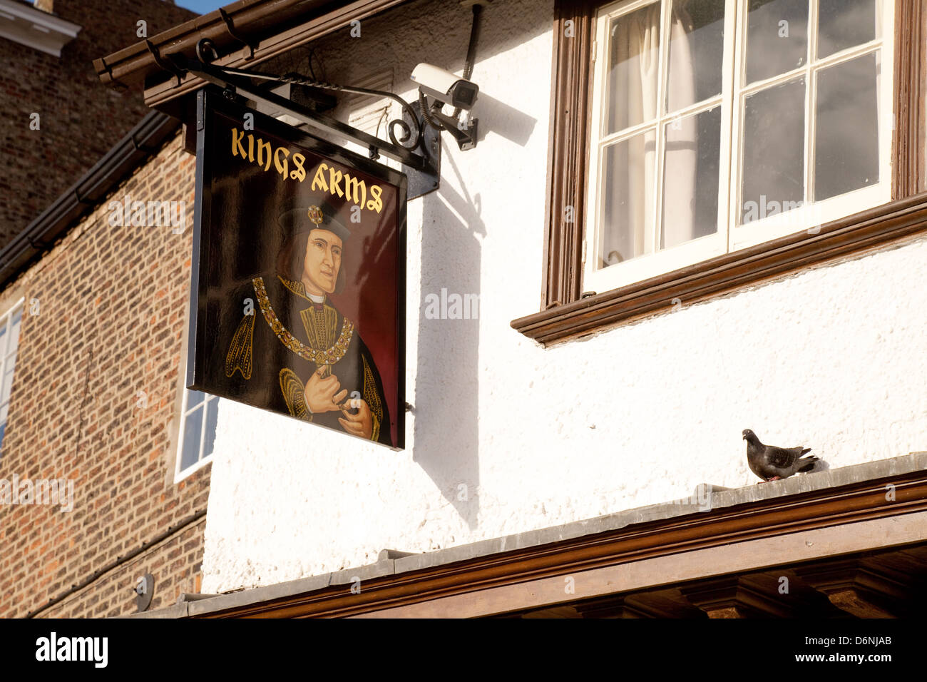 The sign for the Kings Arms pub in York showing a picture of King ...