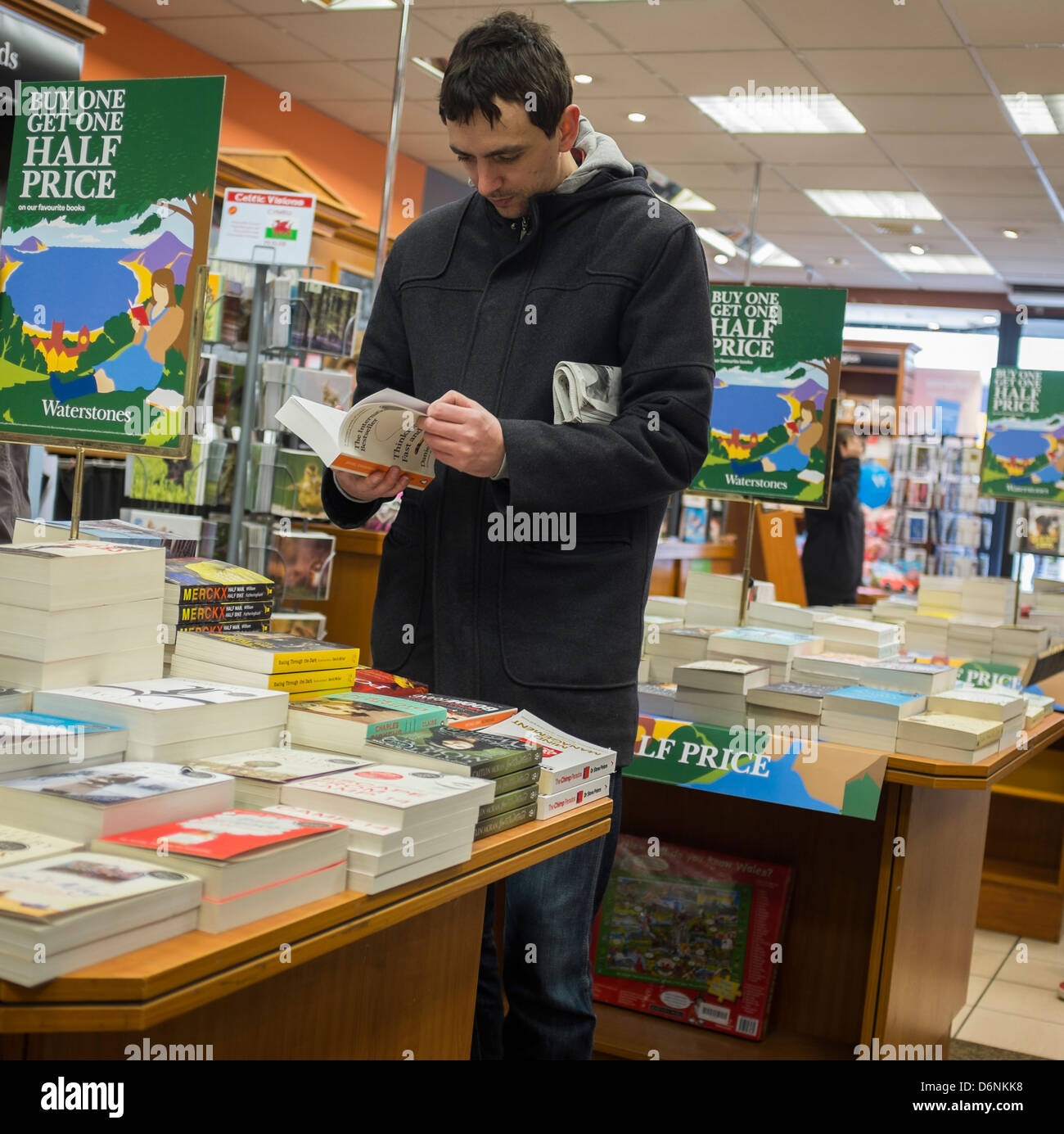 Half price book hi-res stock photography and images - Alamy