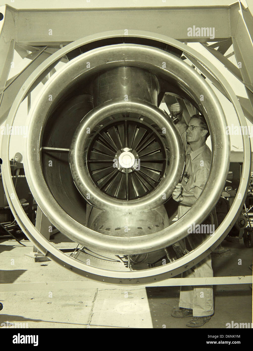 Engineers working on aircraft engine hi-res stock photography and ...