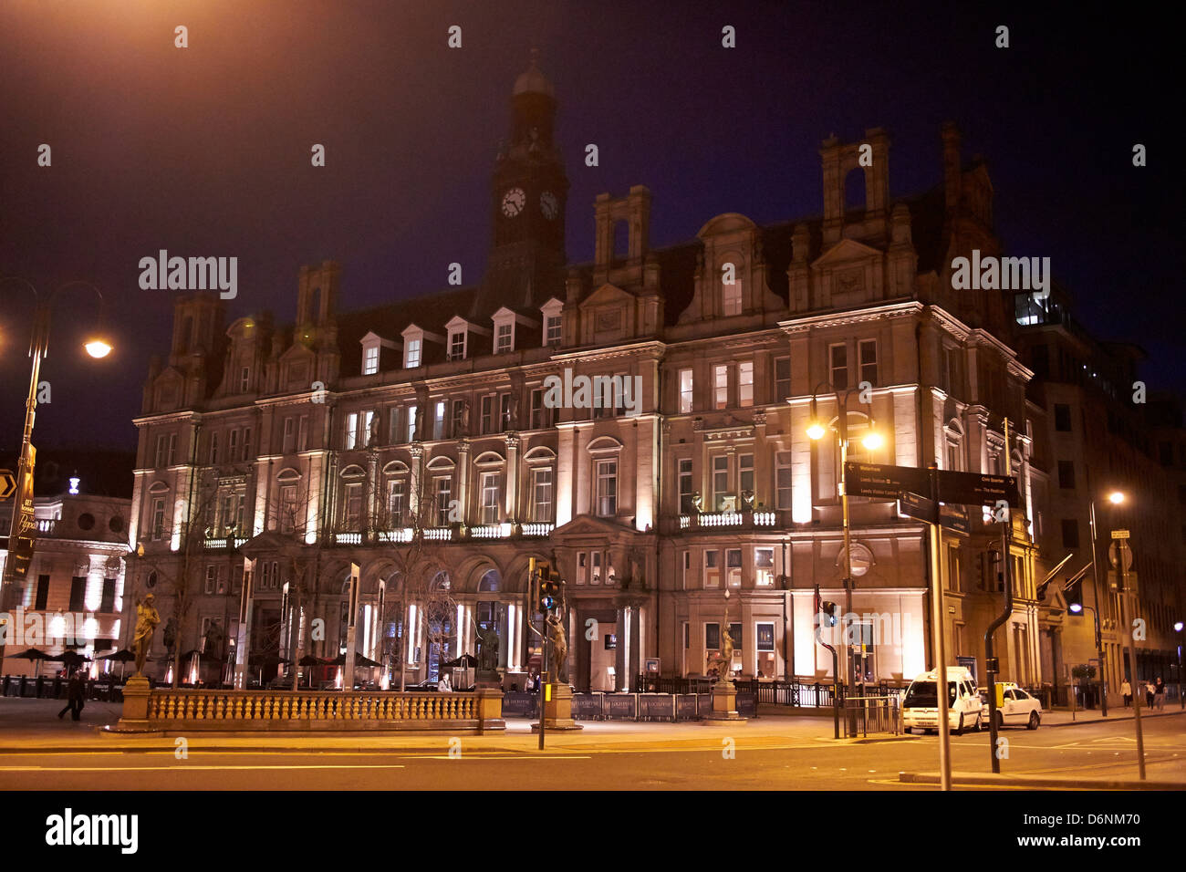 Leeds city centre at night Stock Photo - Alamy