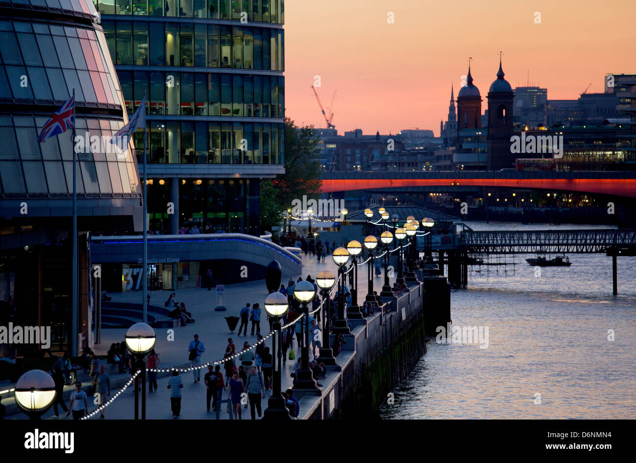 Thames walk lights hi-res stock photography and images - Alamy