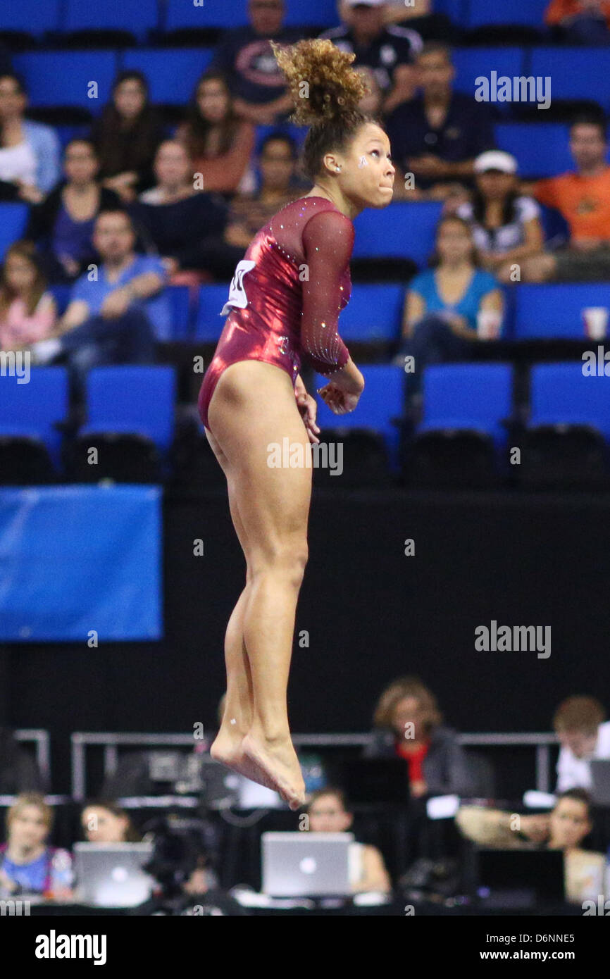 Ncaa gymnastics vault hi-res stock photography and images - Alamy