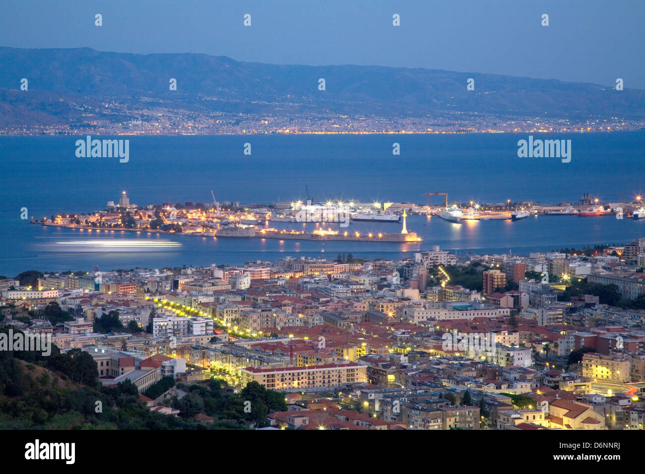 Stretto di messina hi-res stock photography and images - Alamy