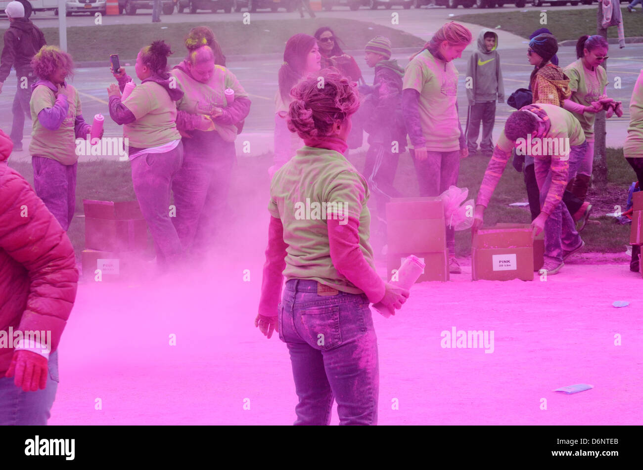 Busy campus hi-res stock photography and images - Alamy