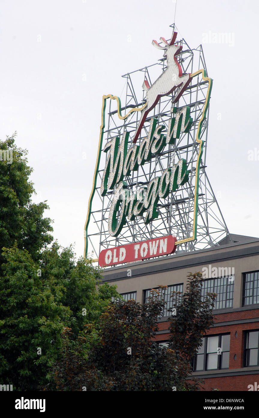 White stag sign hi-res stock photography and images - Alamy