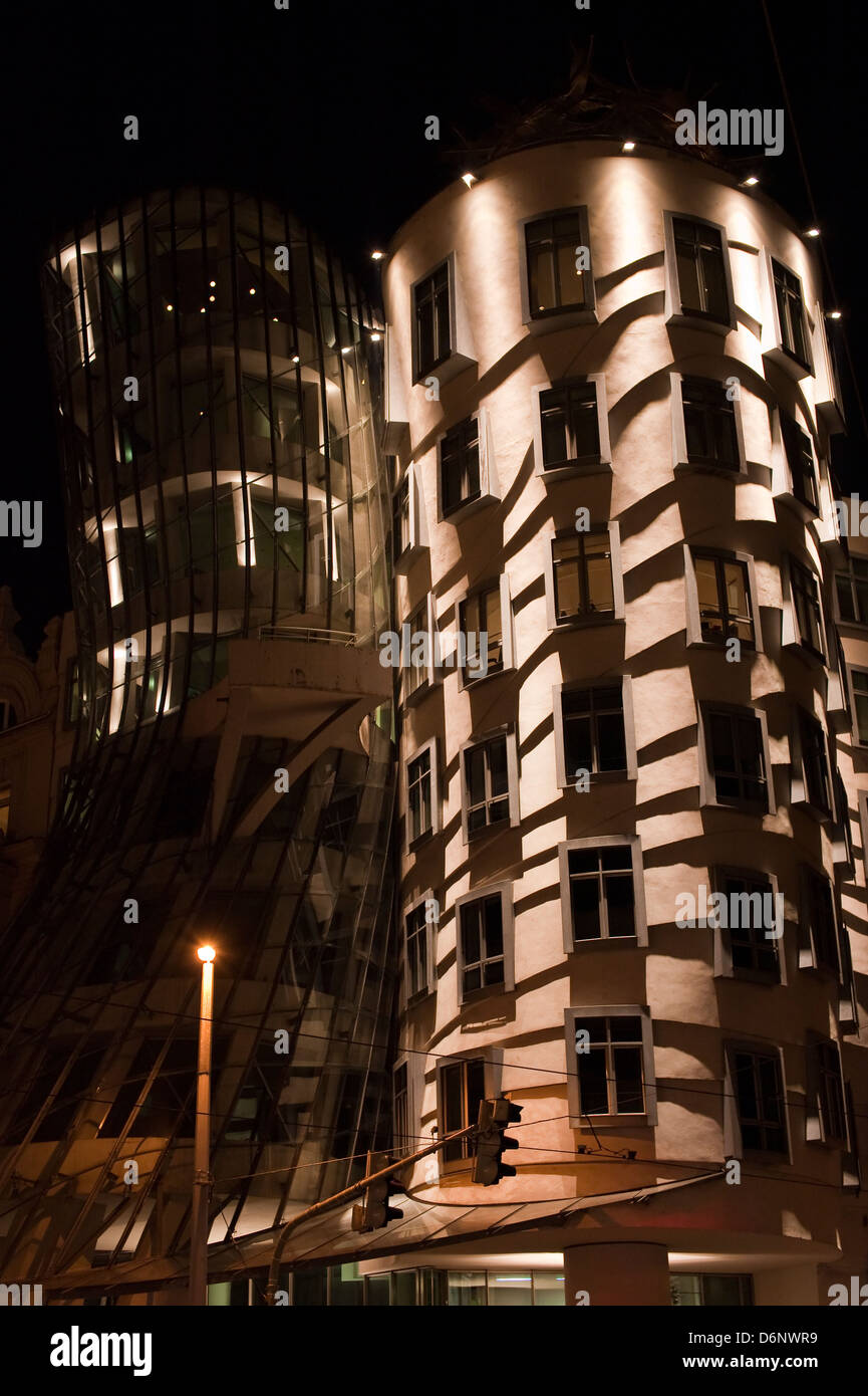 "Dancing house" building, Prague Stock Photo - Alamy