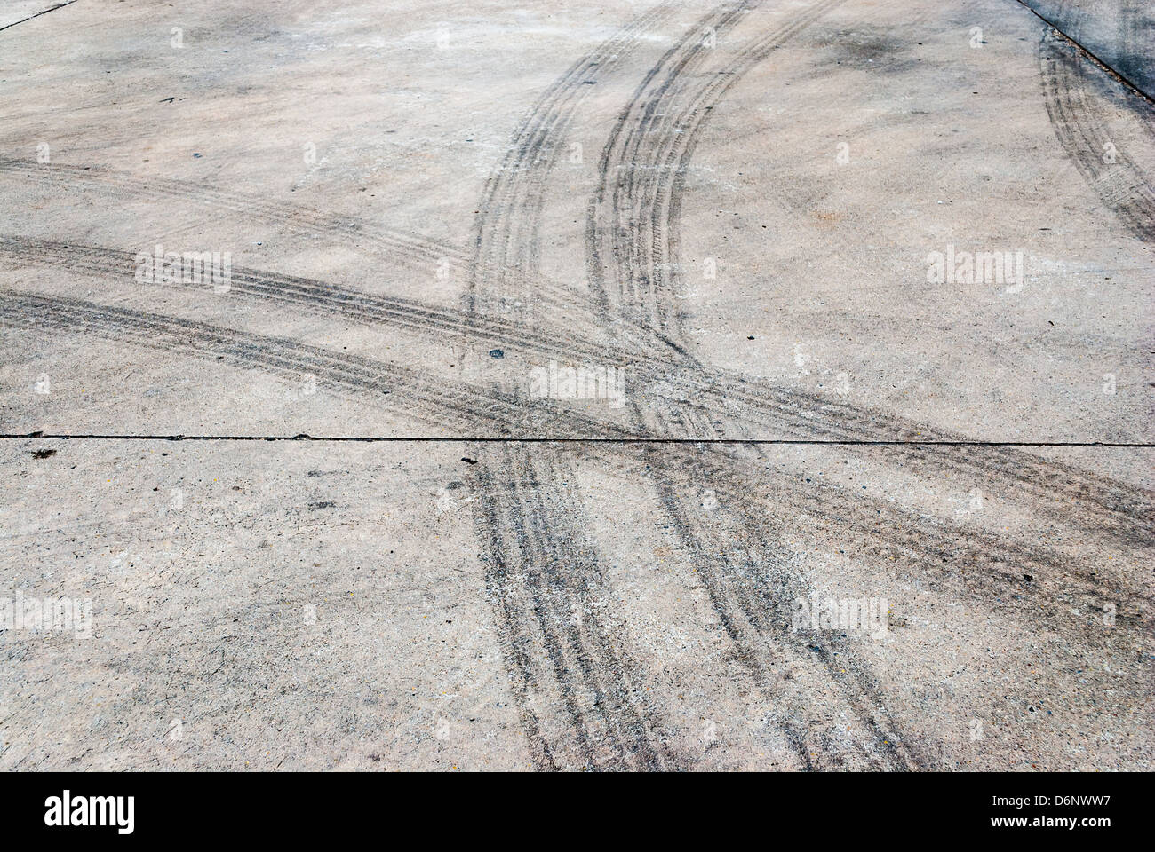 Truck tire tracks hi-res stock photography and images - Alamy