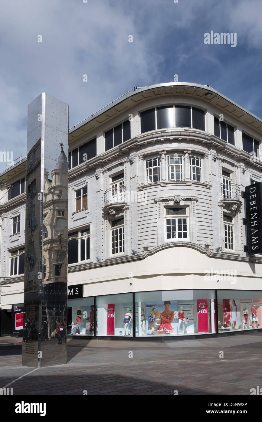 Debenhams Corner in Middlesbrough with Spectra txt a 10 metre high ...