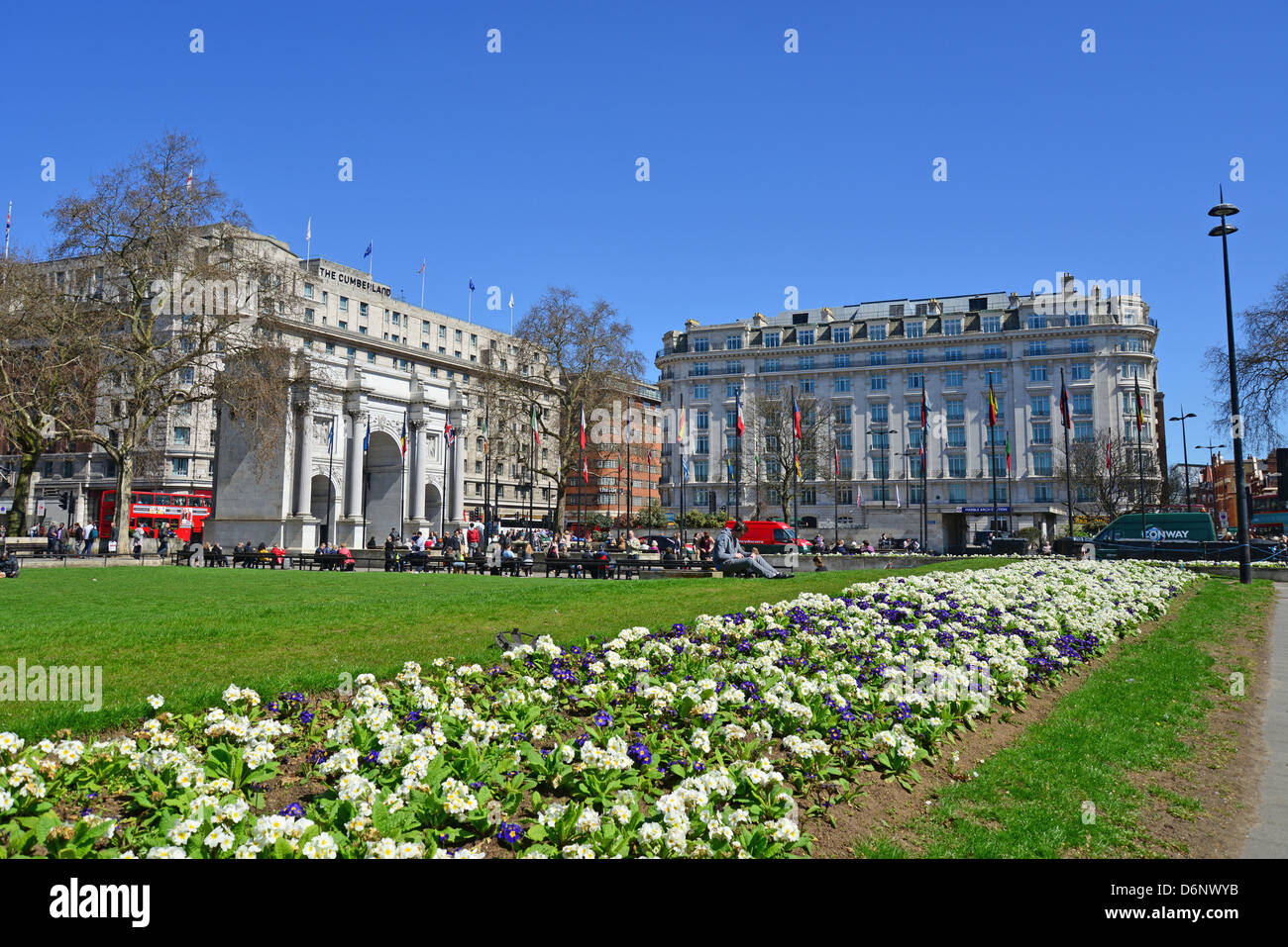 White marble faced triumphal arch hi-res stock photography and images ...