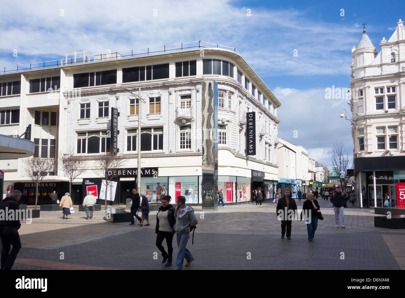 Debenhams Corner in Middlesbrough with Spectra txt a 10 metre high ...