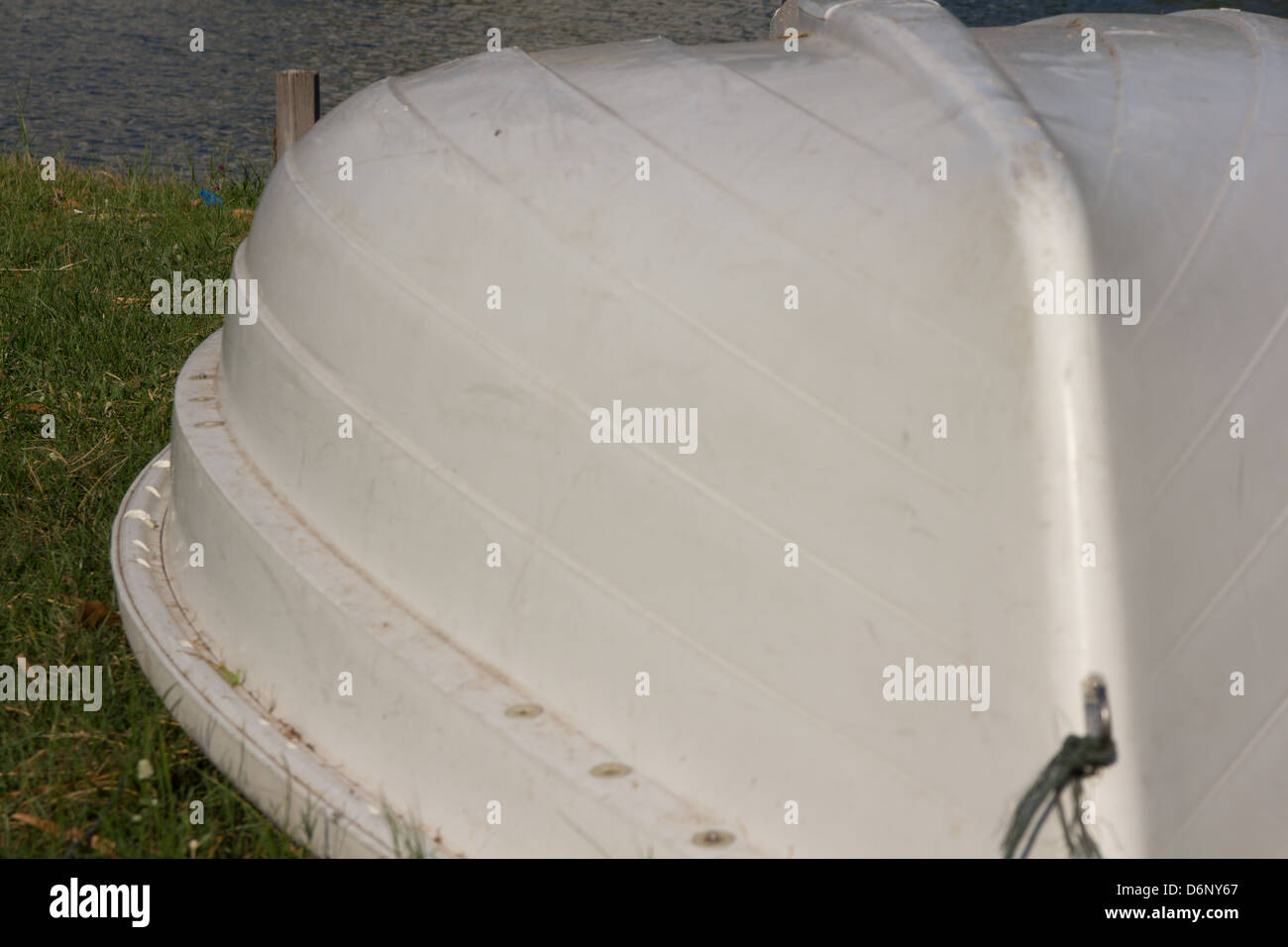 white bottom boat Stock Photo - Alamy