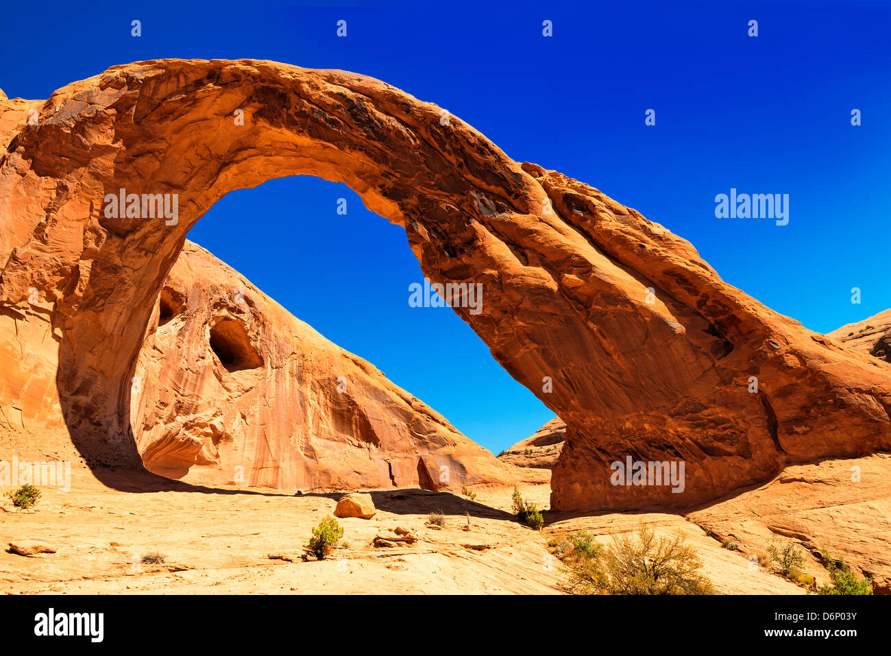 Corona arch hi-res stock photography and images - Alamy