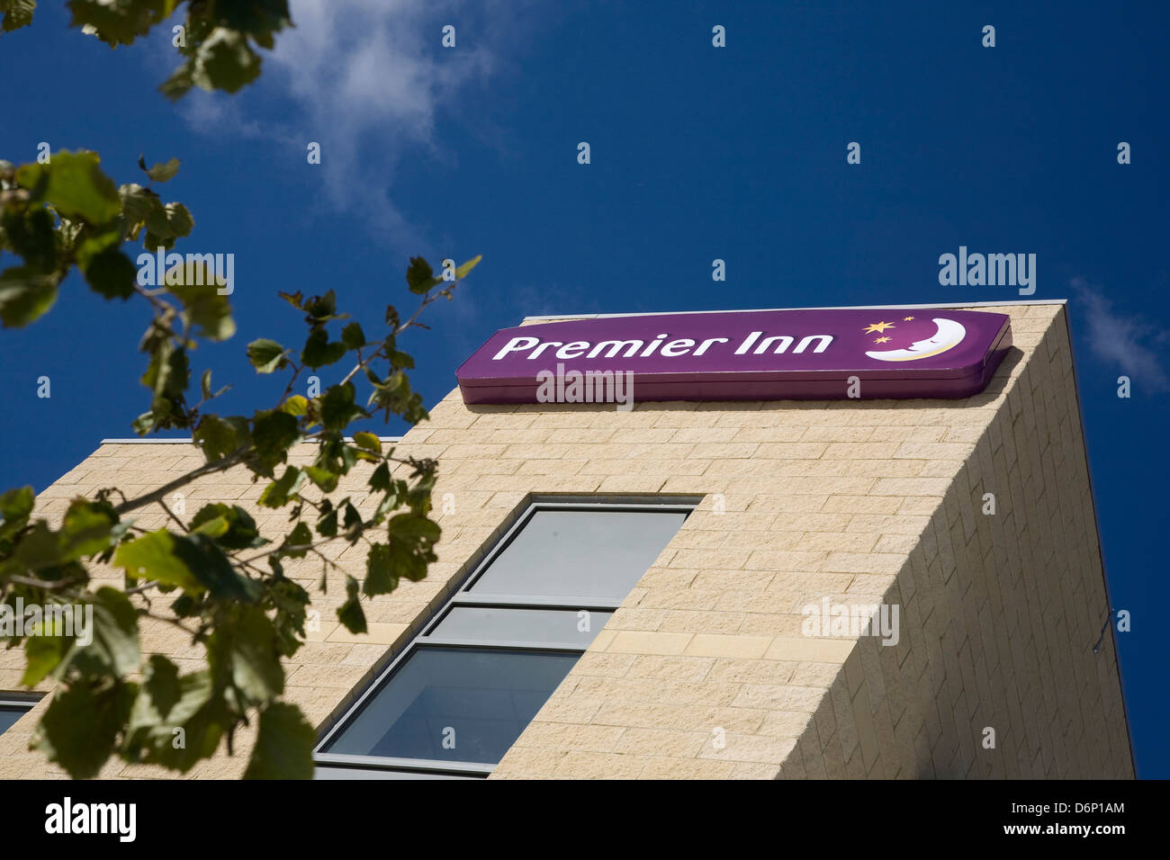 Premier inn room hi-res stock photography and images - Alamy
