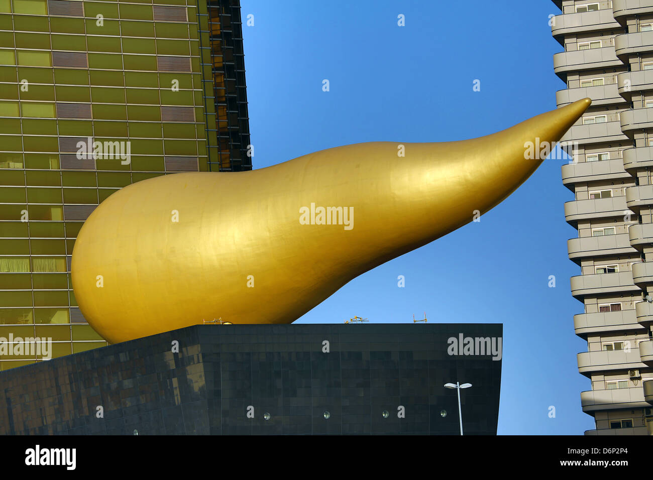 Asahi Beer Headquarters gold flame building, Asakusa, Tokyo, Japan ...
