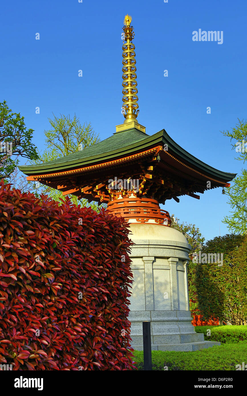 Gardens of Sensoji Asakusa Kannon Temple, Tokyo, Japan Stock Photo - Alamy