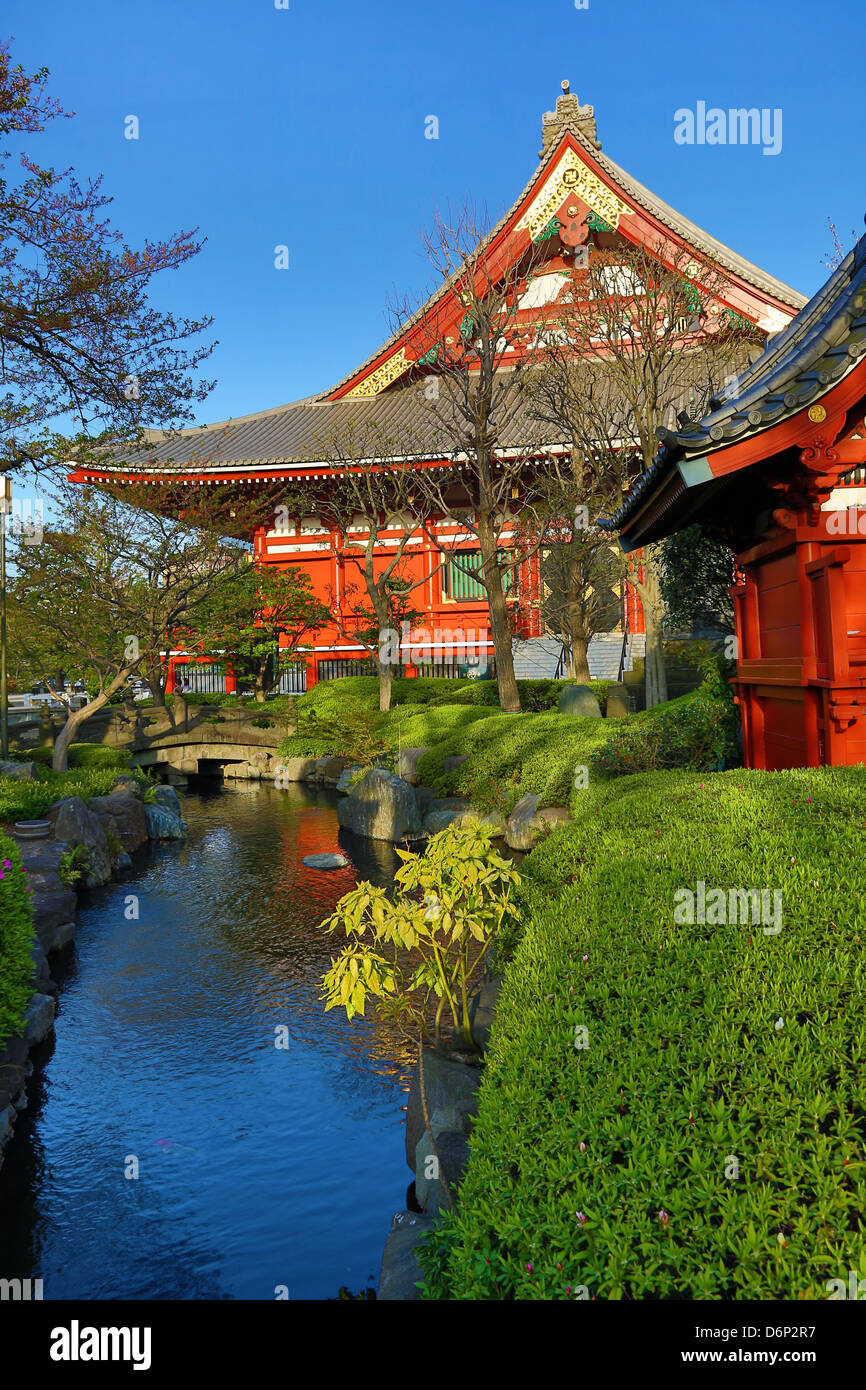 Oriental architecture and gardens of the Sensoji Asakusa Kannon Temple ...