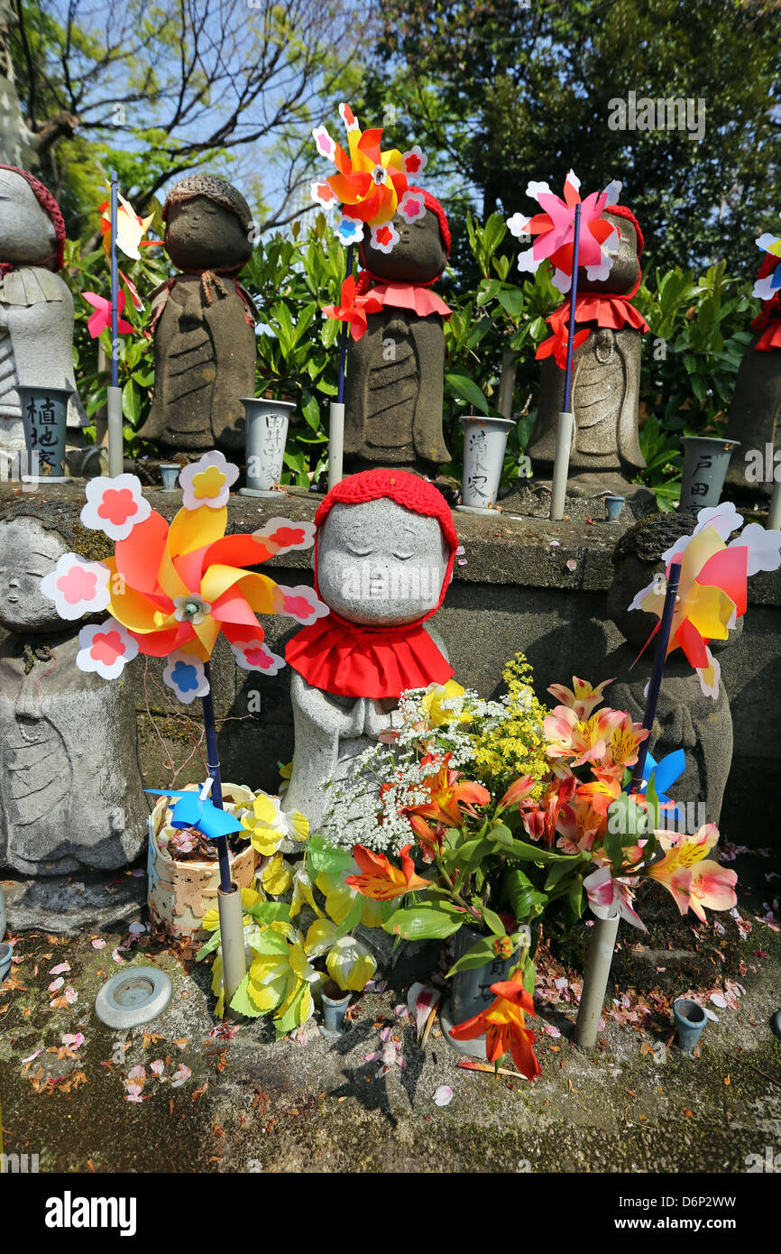 Buddhist Jizo Statues at the Zozoji Temple, Tokyo, Japan Stock Photo ...