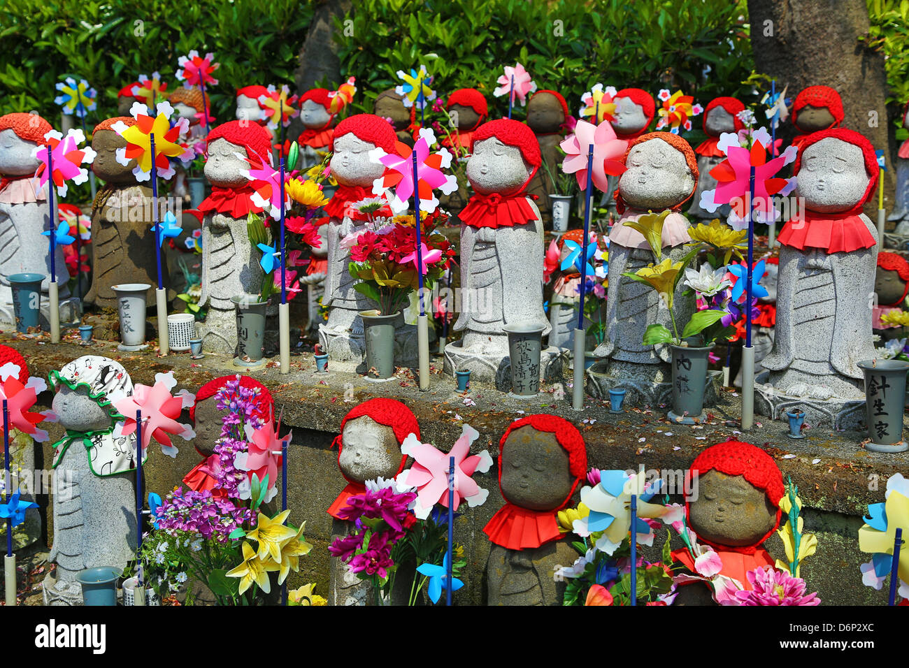 Buddhist Jizo Statues at the Zozoji Temple, Tokyo, Japan Stock Photo ...