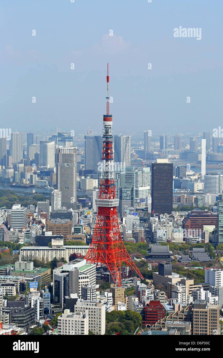 Tokyo Tower and the city skyline in Tokyo, Japan Stock Photo - Alamy