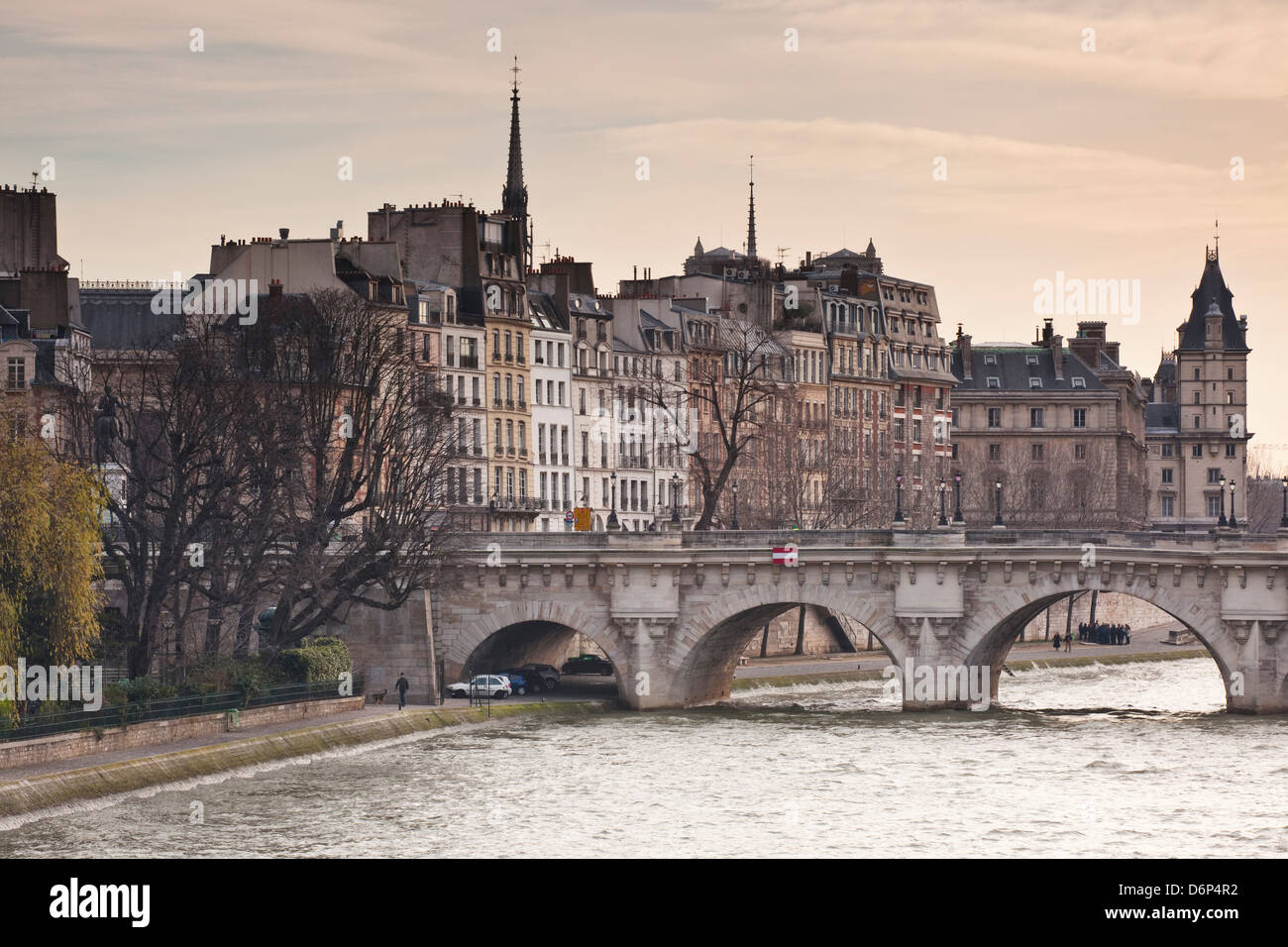 Pont neuf bridge in paris hi-res stock photography and images - Alamy