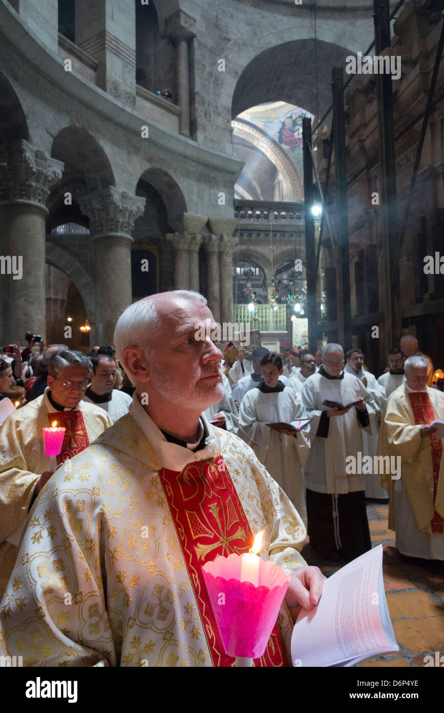 Easter sunday holy mass hi-res stock photography and images - Alamy