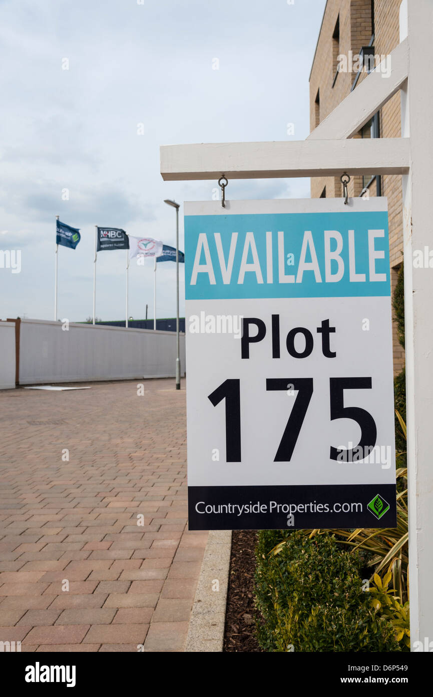Sign houses sale new development hi-res stock photography and images ...