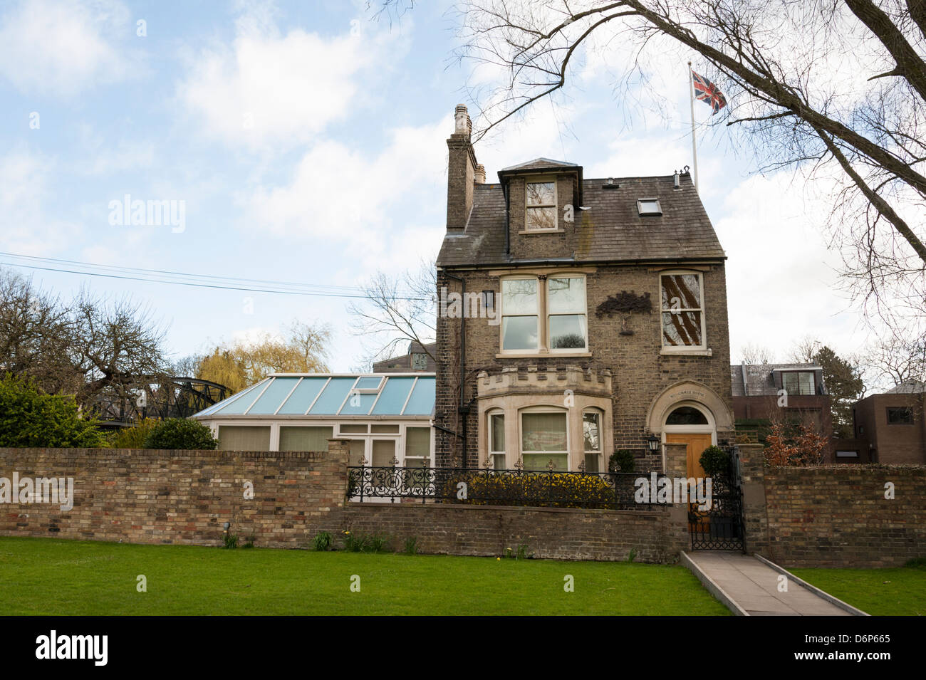 Midsummer house restaurant hi-res stock photography and images - Alamy