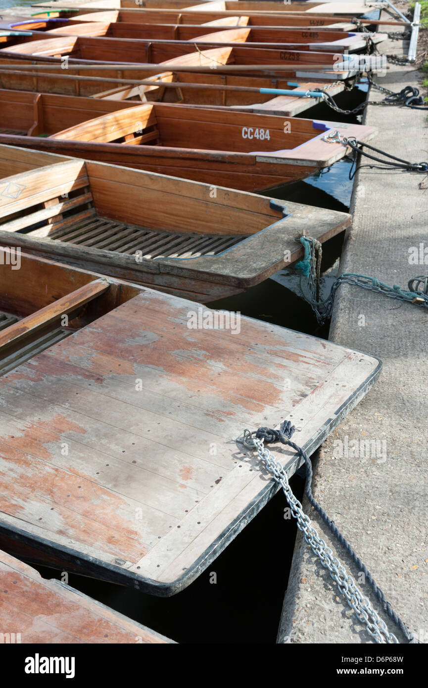Wooden punts in cambridge hi-res stock photography and images - Alamy