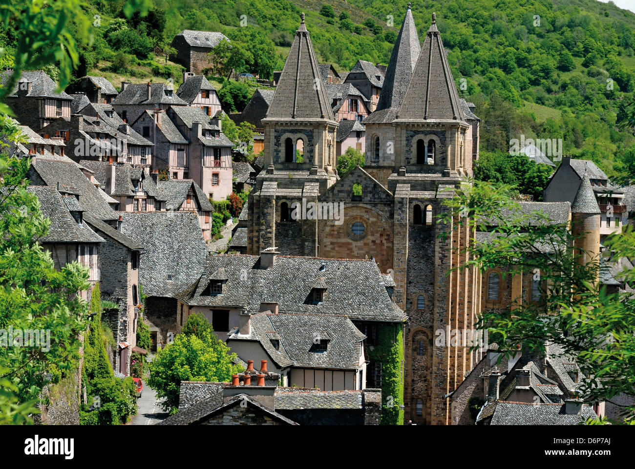France, Midi-Pyrenees: View to the Abbey St. Foy in medieval St. James ...