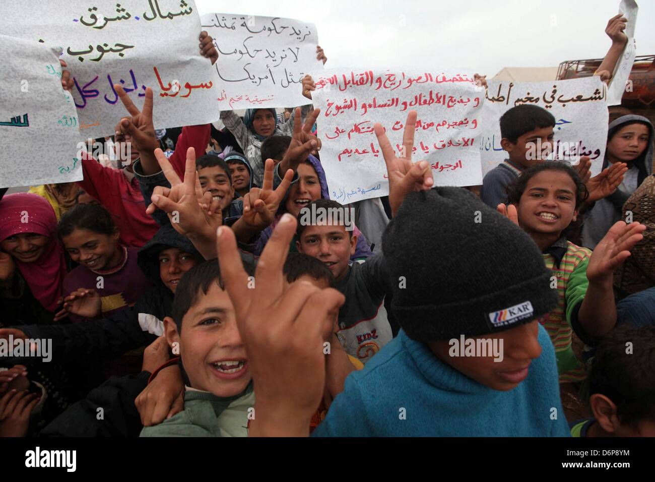 Refugee images hi-res stock photography and images - Alamy