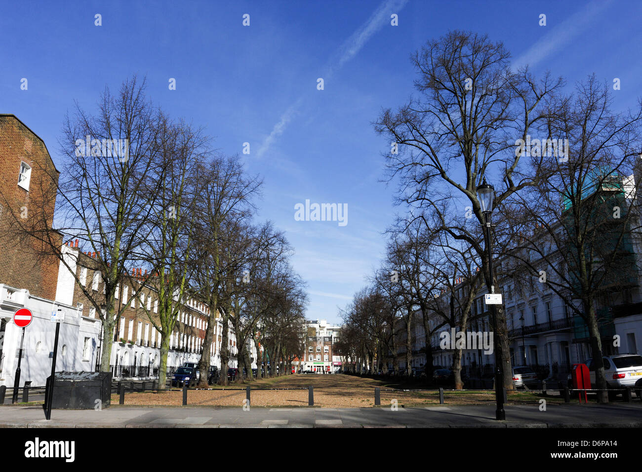 Royal Avenue in Chelsea on a beautiful spring day and viewed from St ...