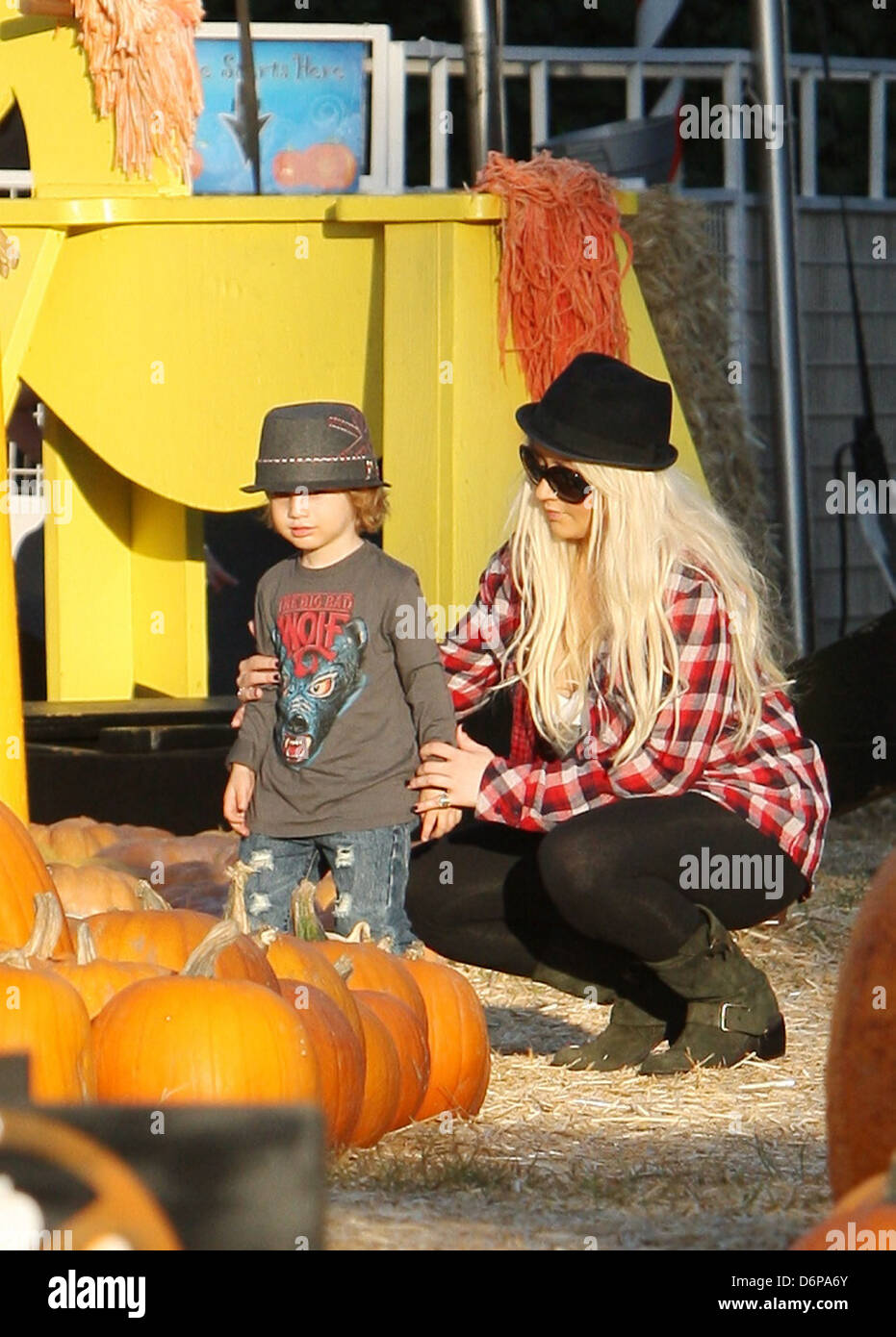 Christina Aguilera and her boyfriend spend an afternoon with her son Max Bratman at Mr Bones ...