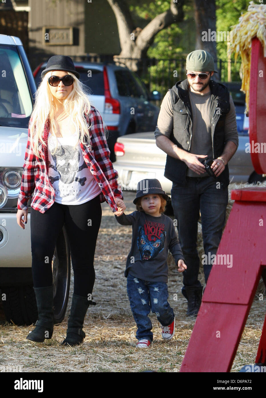 Christina Aguilera and her boyfriend Matt Rutler spend an afternoon ...