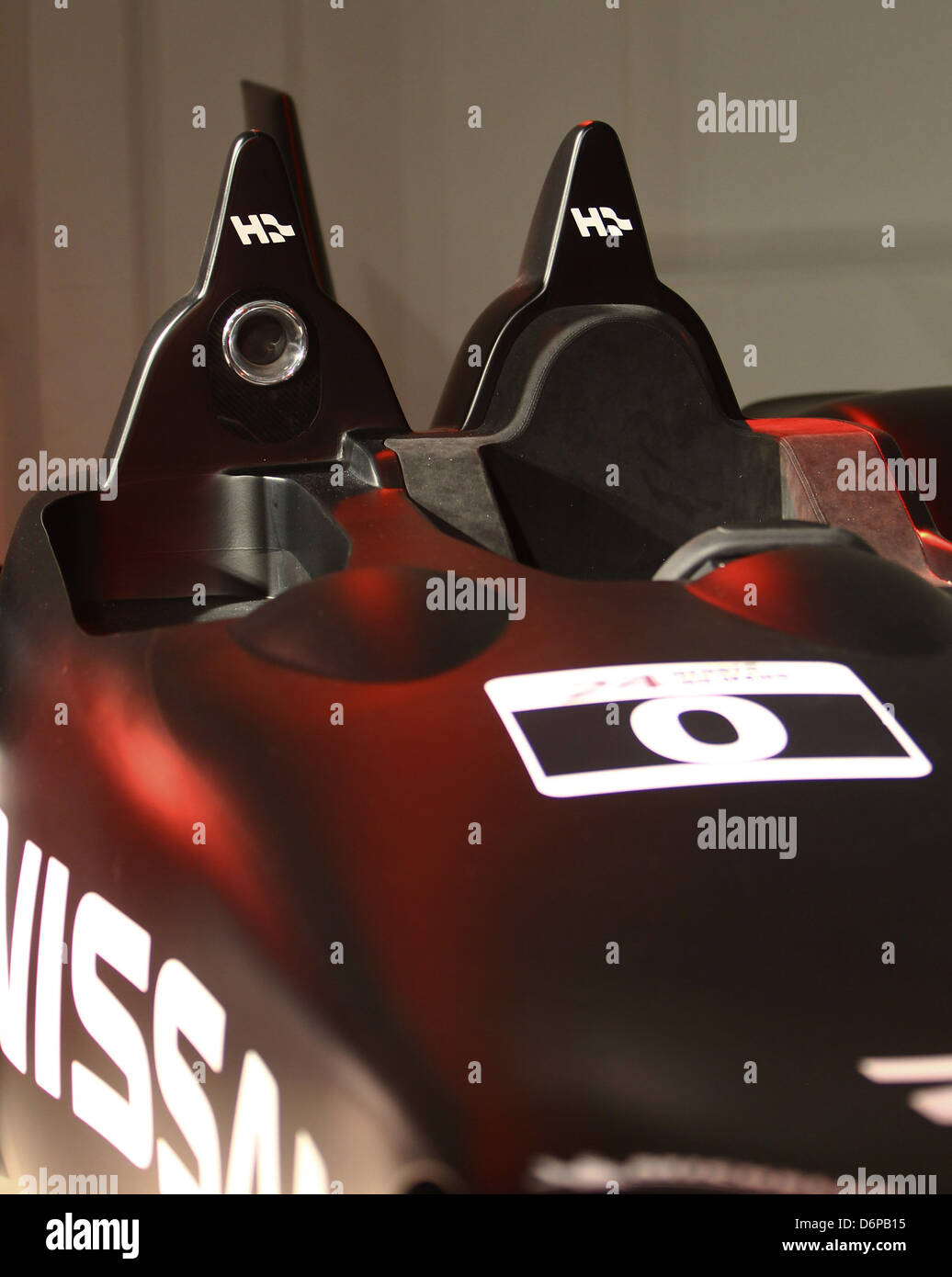 Nissan DeltaWing Le Mans racing car Nissan DeltaWing racer unveiled ...