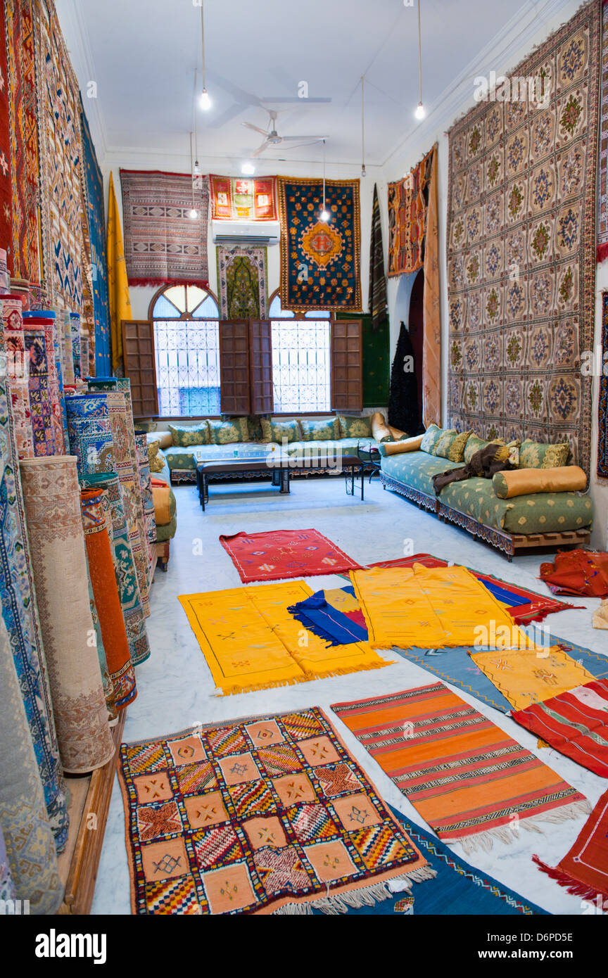 Carpet shop hi-res stock photography and images - Alamy