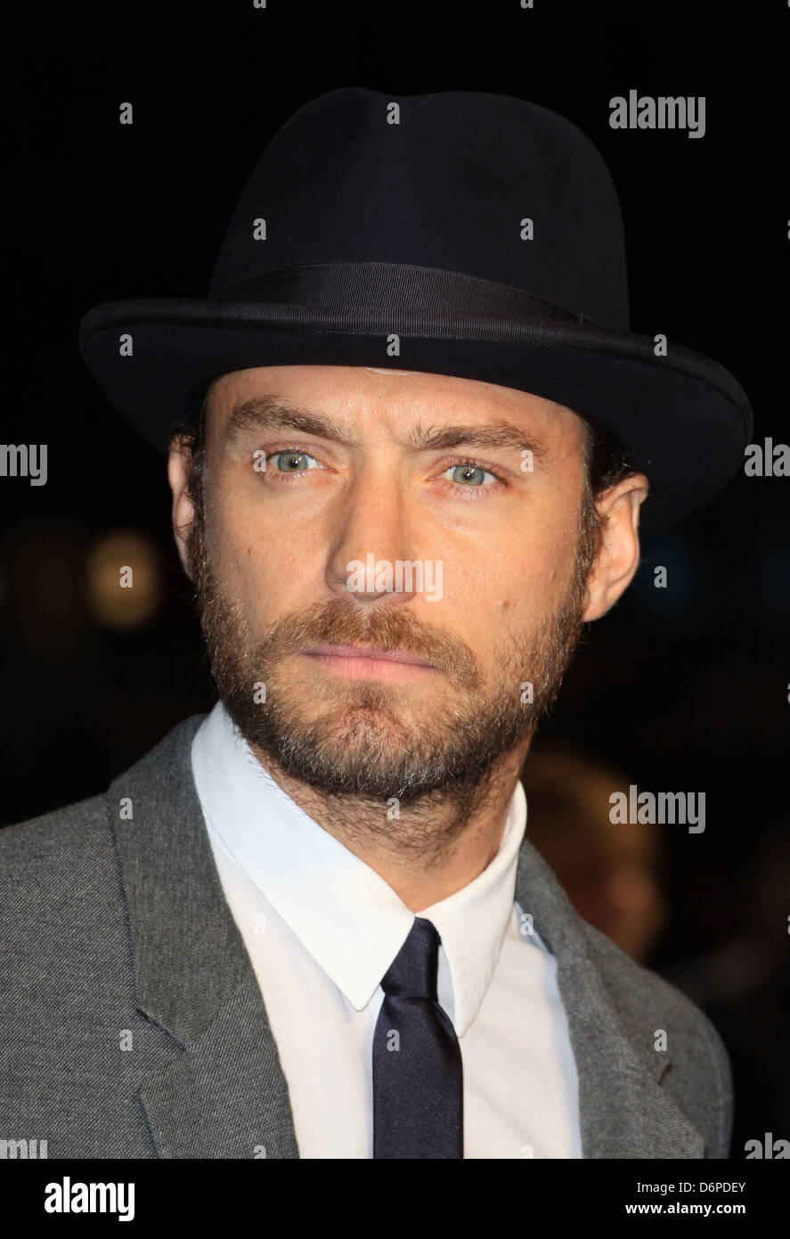 Jude Law Beard Stock Photos & Jude Law Beard Stock Images - Alamy