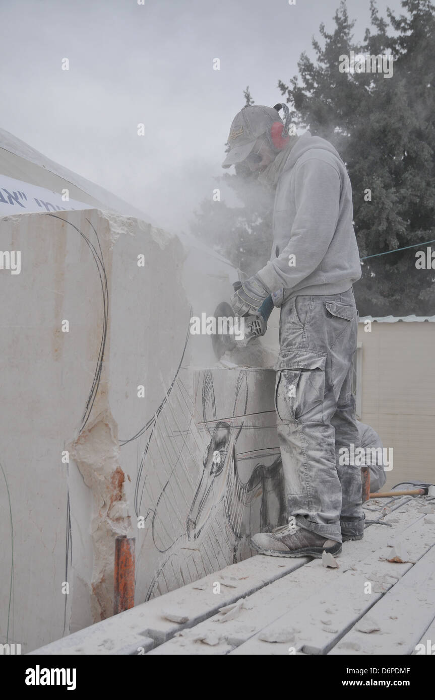 Sculpturing hi-res stock photography and images - Alamy