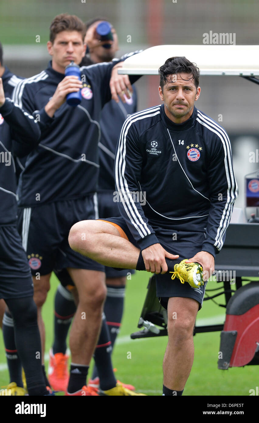 Barcelona in training 2013 football hi-res stock photography and images ...