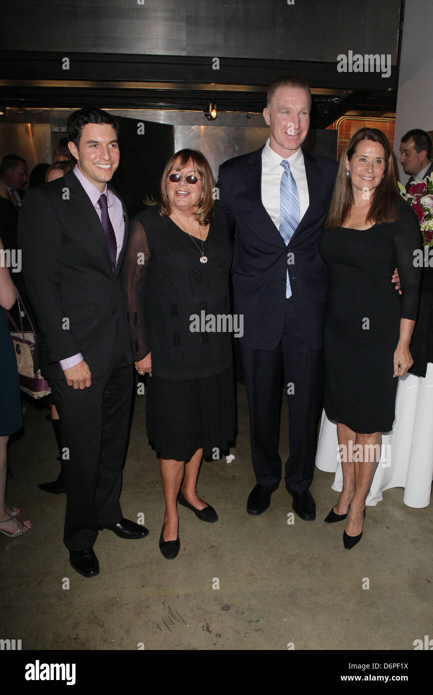 Tom Llamas, Penny Marshall, Chris Mullin, Lorraine Bracco The Brain ...