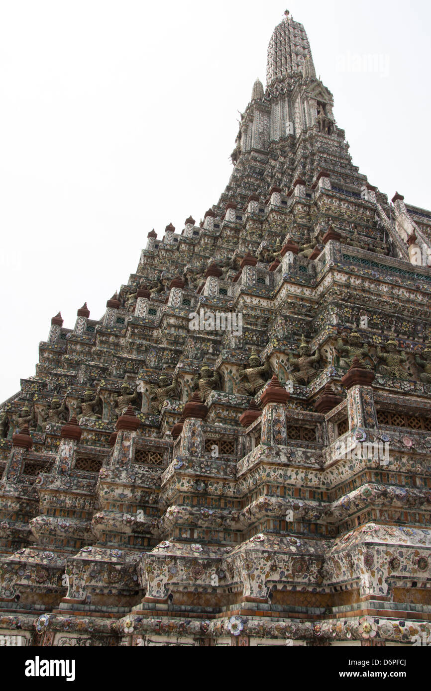 Detail of temple Wat Arun in Bangkok Stock Photo - Alamy