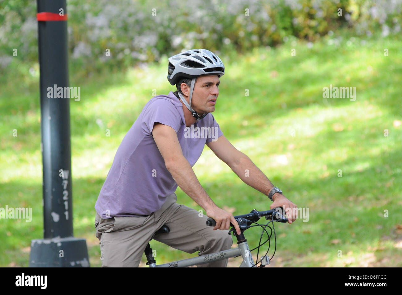 Mark Ruffalo is seen on location in Central Park shooting their new ...