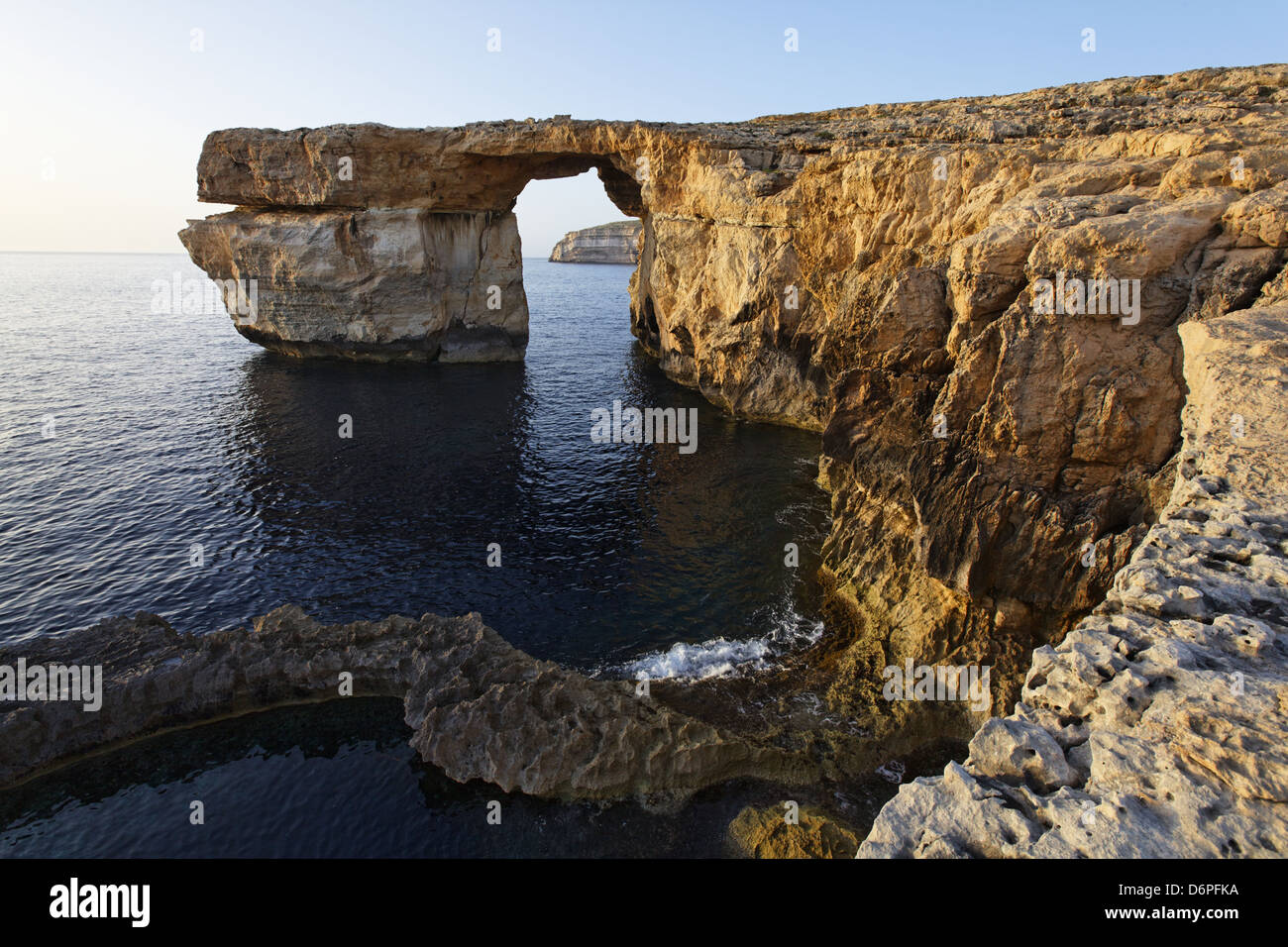 Blaues fenster hi-res stock photography and images - Alamy
